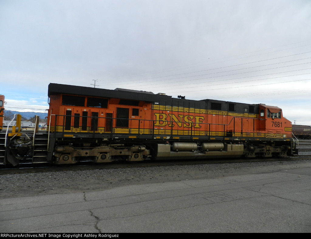 BNSF 7681